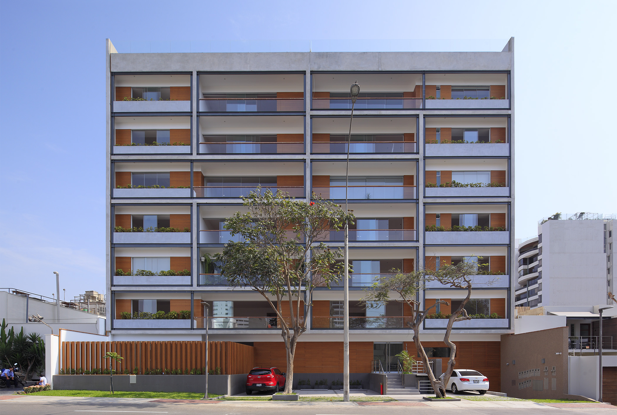 Edificio Multifamiliar Basadre, San Isidro, Lima, Perú
